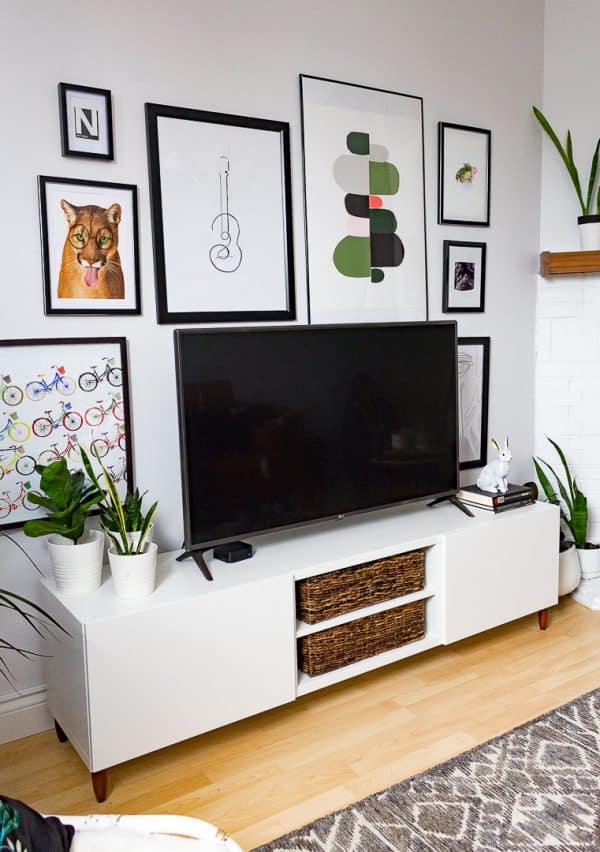15 DIY TV Gallery Wall Inspirations & How-Tos
