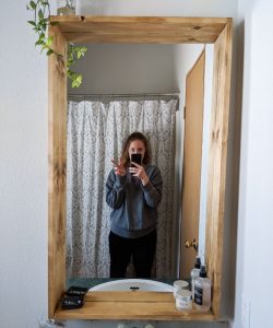 15 DIY Vanity Mirrors For A Custom Look