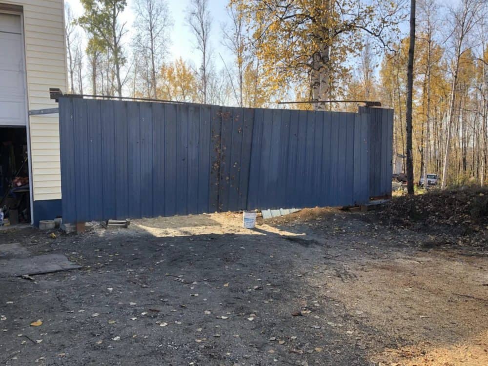 16 DIY Driveway Gates Ideas That Are Easy to Install